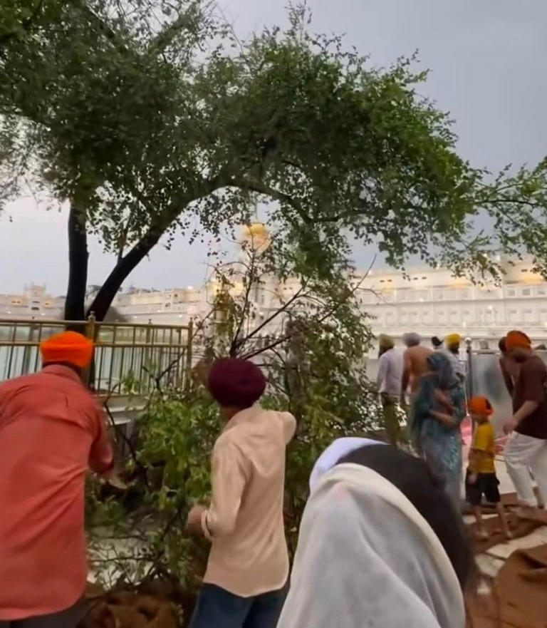 Dukh Bhanjani Beri suffers partial damage in storm at Golden Temple