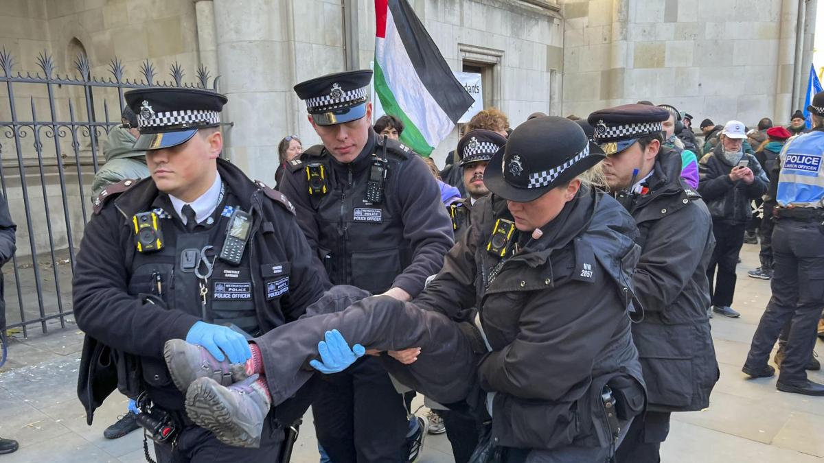 Condenados a prisión cuatro activistas propalestinos por atacar la sede ...