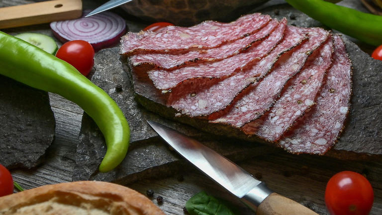 Figyelem! Népszerű szalámit hívott vissza a Lidl, coli baktérium lehet ...