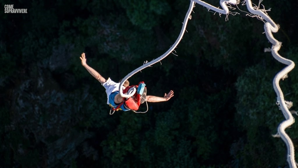 La sua corda da bungee jumping si spezzò a 111 metri d'altezza - poi ...
