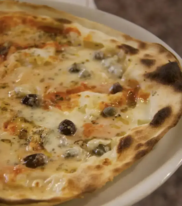 Nei forni liguri c’è una focaccia che quasi nessuno conosce (ma è squisita)