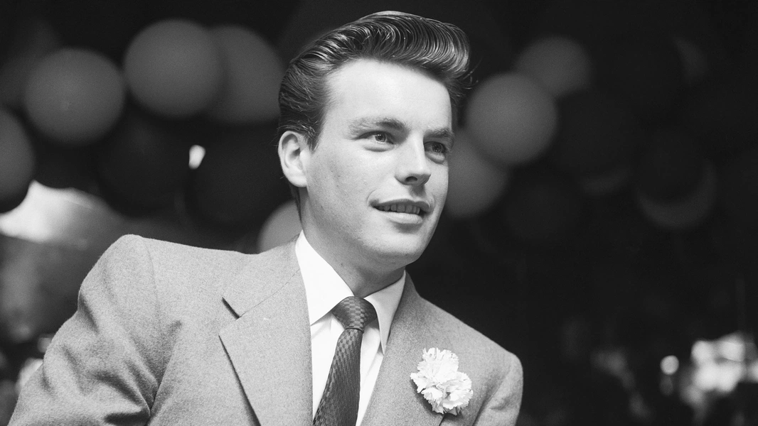 Robert Wagner's tributes and Marion Marshall's life