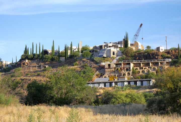 15 bizarre American towns that feel like postcards from another planet