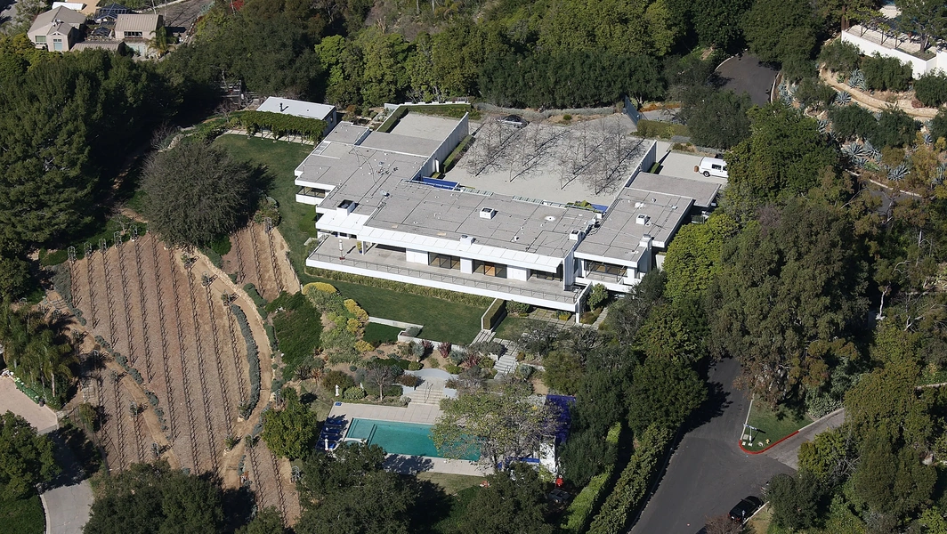 Jennifer Aniston’s mid-century modern retreats