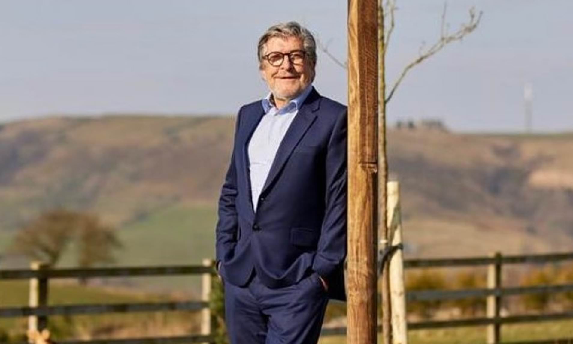 Millionaire tycoon who ran Magnet, American Golf, MFI and Bathstore ...
