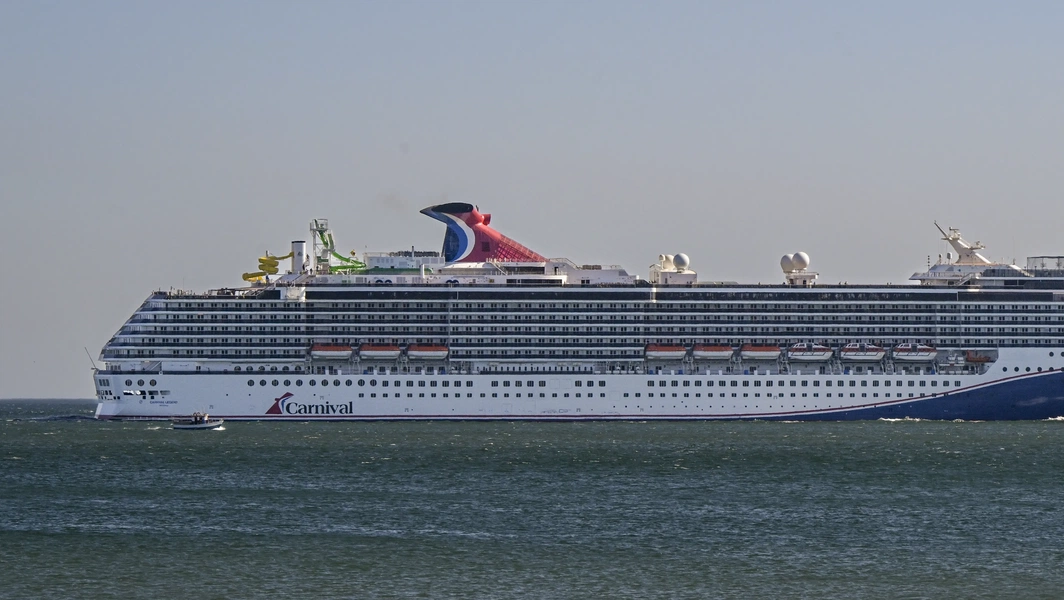 Best times to book Carnival, Royal Caribbean, and Norwegian