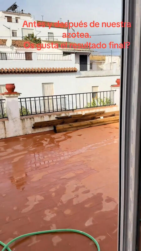 Esta terraza era un nido de palomas, pero después de esta reforma sin ...