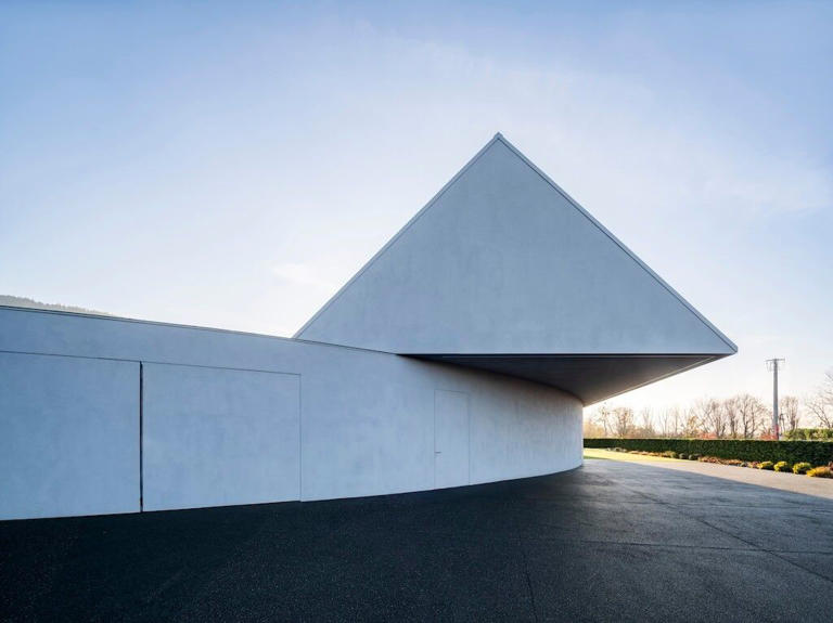 Rumah di Poland "berputar" ikuti lereng dengan teknik yaw
