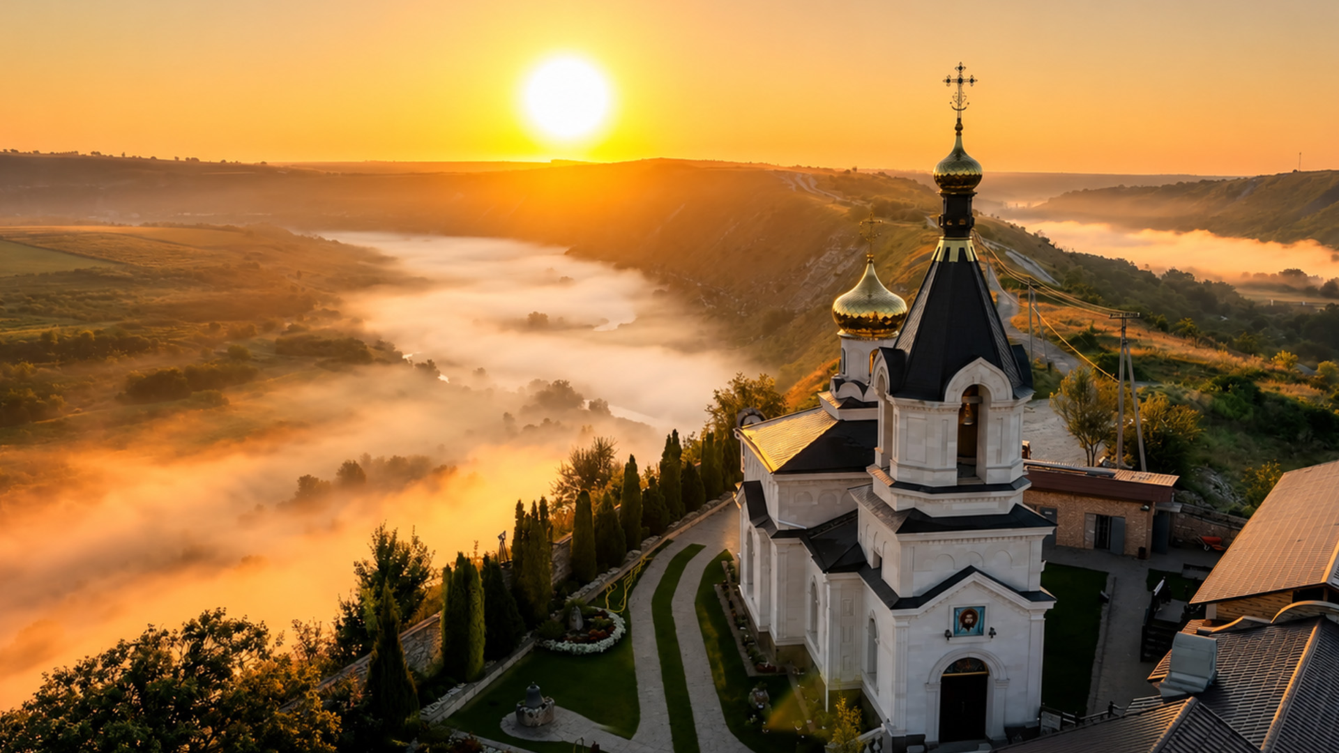Como esta igreja foi parar na encosta do penhasco?