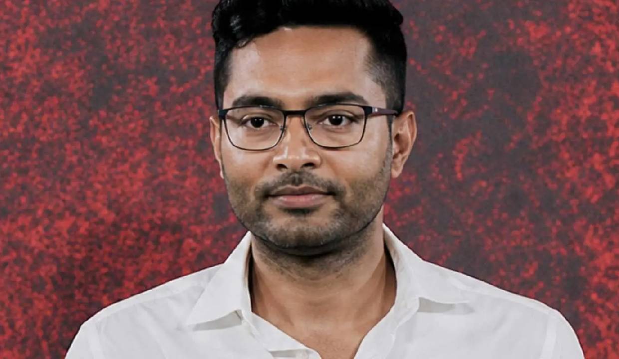 Abhishek Banerjee questions police during late-night search at Kolkata ...