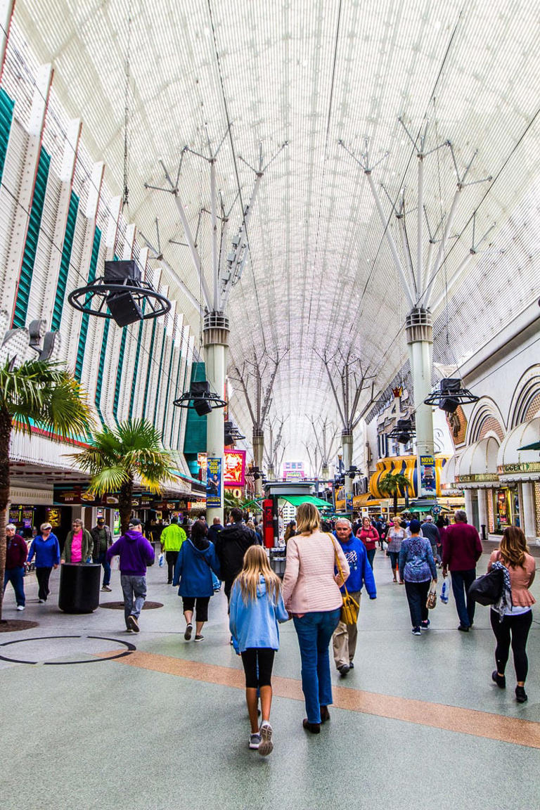 16 classic things to do in downtown Las Vegas: The best of old Vegas ...