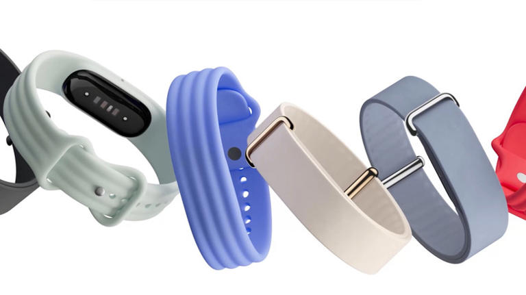 Fitbit Air vs. Whoop: How do the screenless fitness bands stack up?