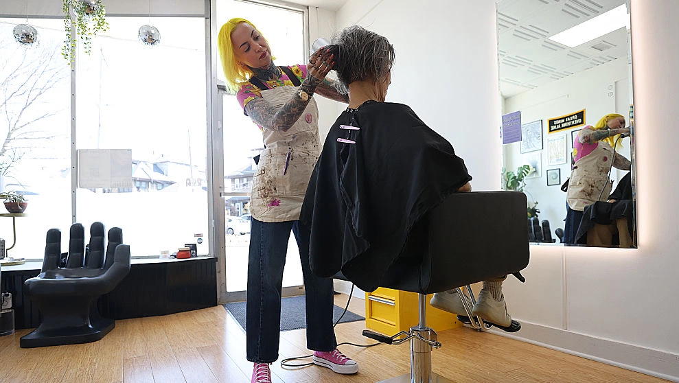 14 common salon etiquette mistakes to avoid