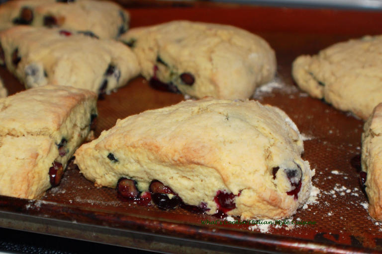 Olive savory scones