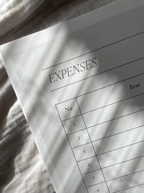 13 small money habits that separate comfortable people from struggling ones