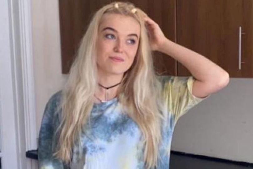 Bruised and bloody woman, 27, found dead wearing one sock and cops ...