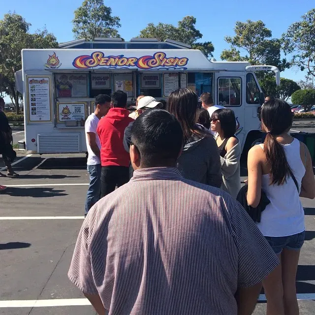 9 things food truck owners wish you would stop doing while waiting in line