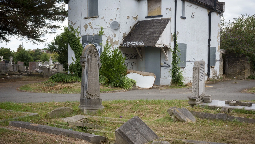13 real-life locations behind iconic horror films