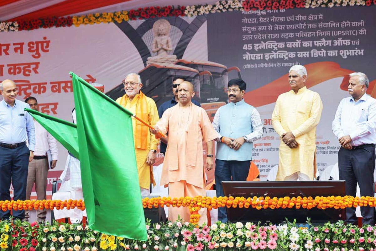 CM Yogi flags off 45 electric, 3 hydrogen-powered buses for Noida's ...