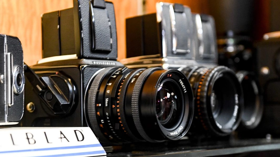 Identifying high-value vintage cameras