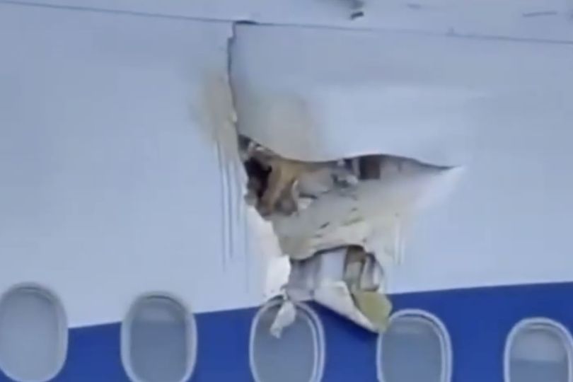 Radar mast pole tears into 777 plane landing in Turkey