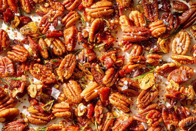 I tried the famous bacon and rosemary pecans, and they make every ...