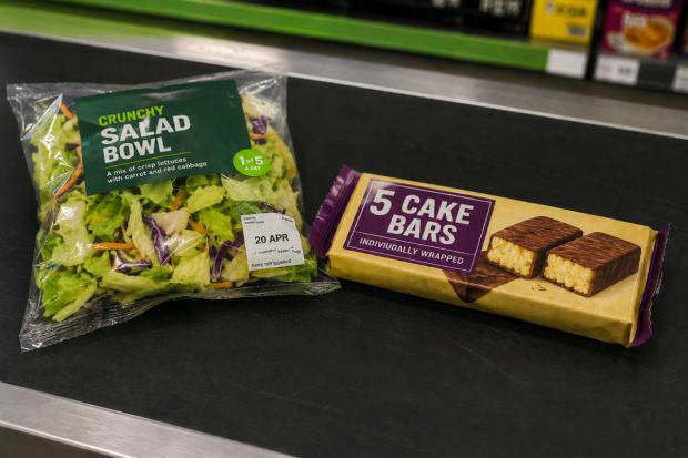 Pregnant woman's 'spur of the moment' decision to steal salad and cake bars