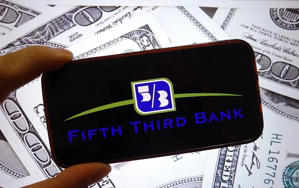 Fifth Third Bancorp extends lead over S&P 500 with strong gains