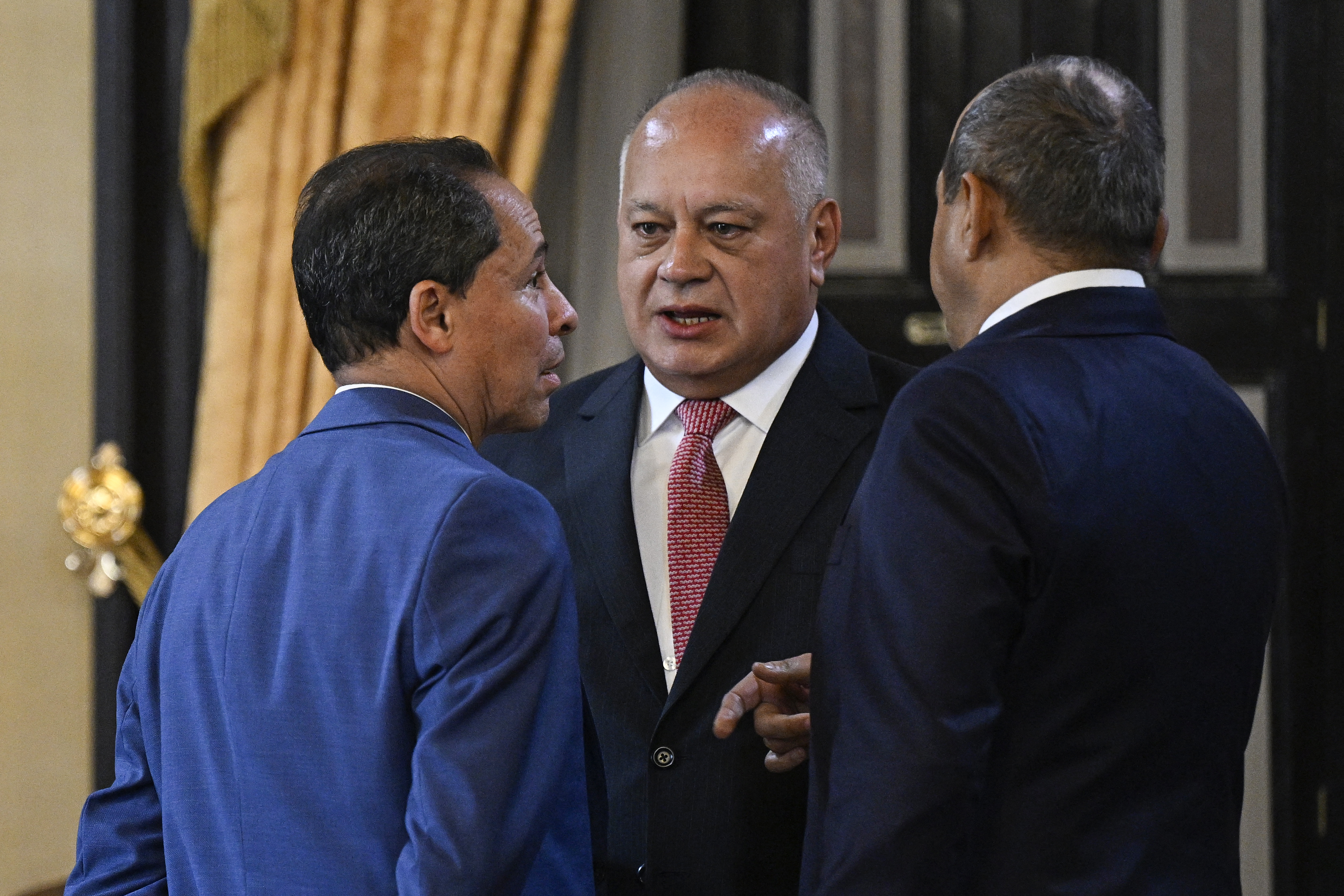 The silent war for Venezuela's gold: Troops move in, mafias flee ...