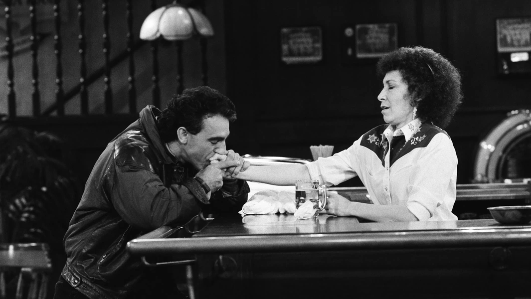 17 fascinating facts about Cheers