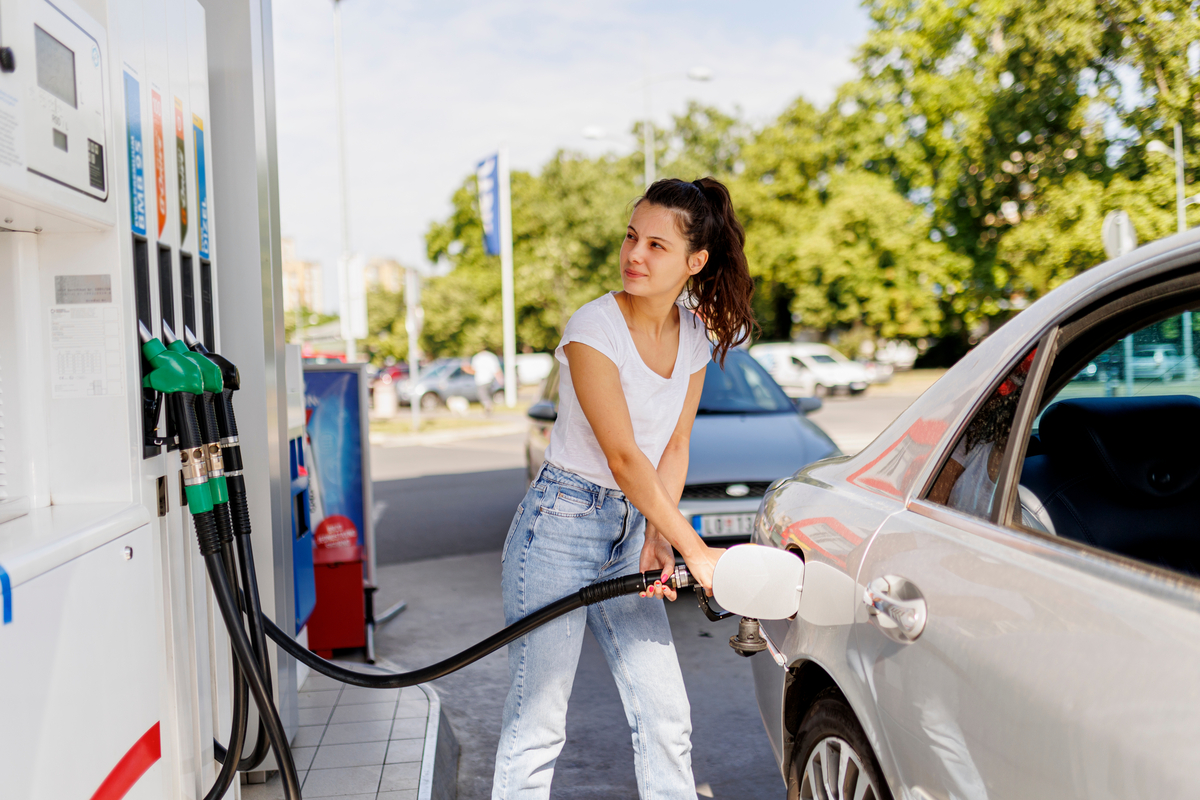If gas prices stay high, Costco stock could be a better buy than Walmart