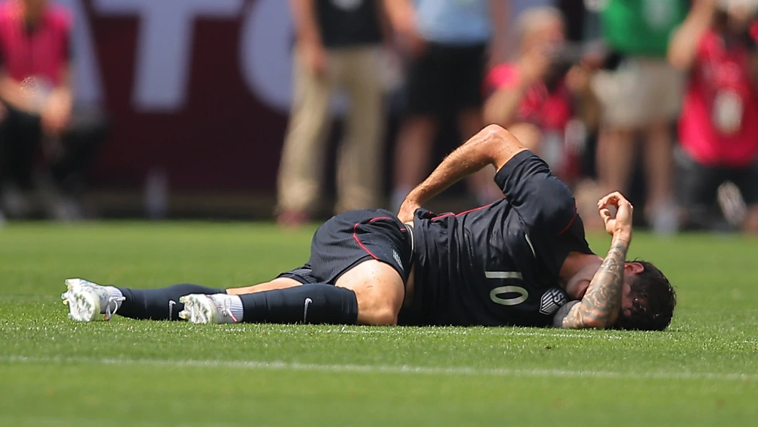 Pochettino says Pulisic taken off as injury precaution