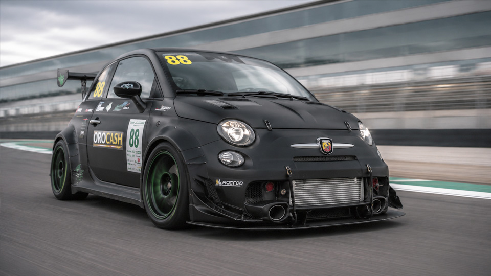 500 pk Abarth 695 Biposto giert aan boord op Monza