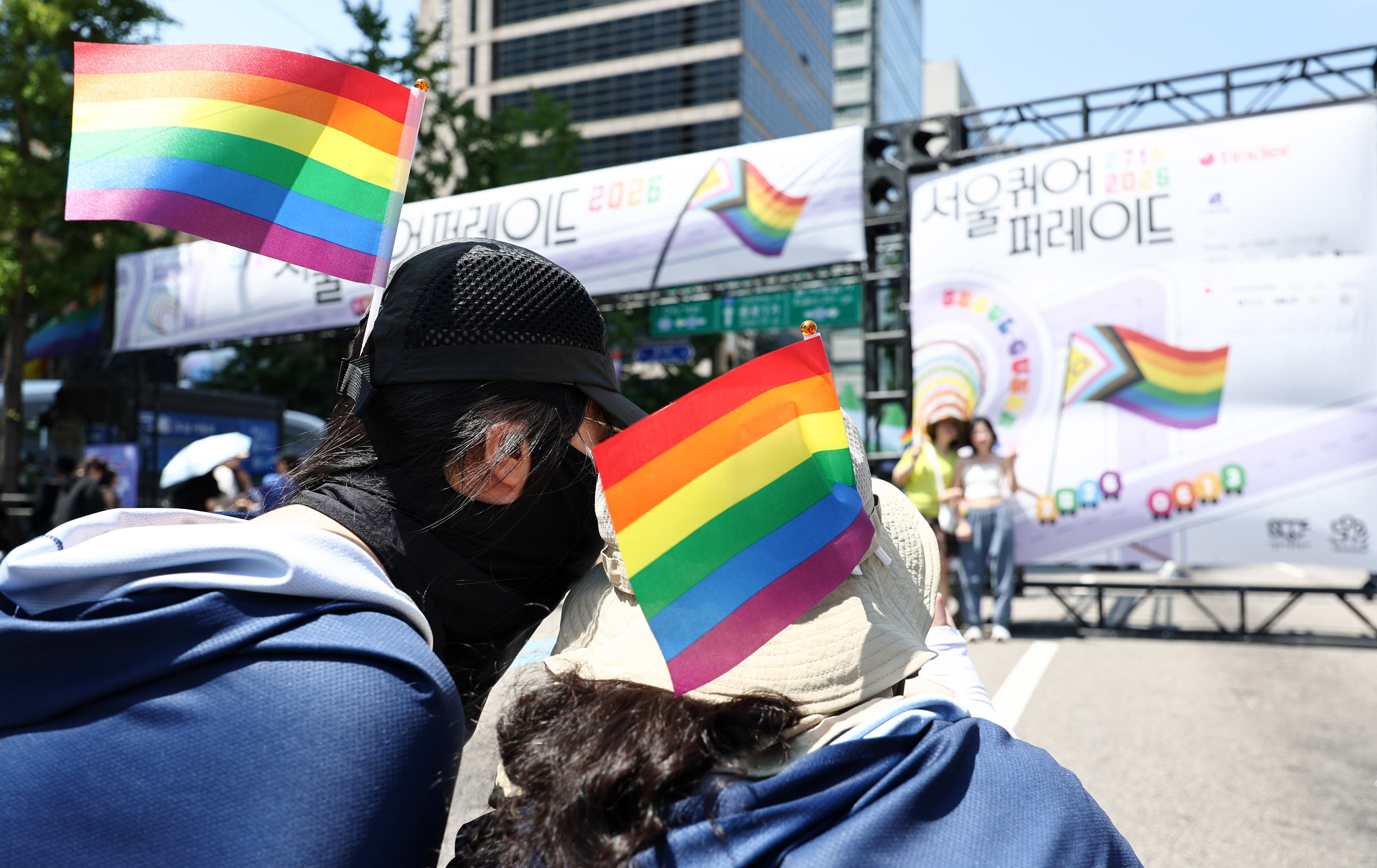 Seoul queer parade and counter rally draw thousands