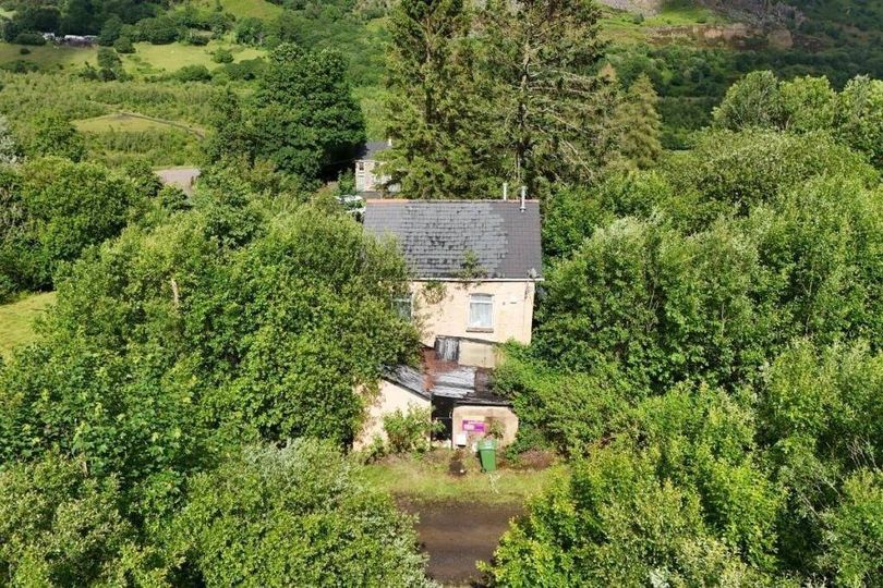 Eerie pictures show abandoned village where 600 people used to live