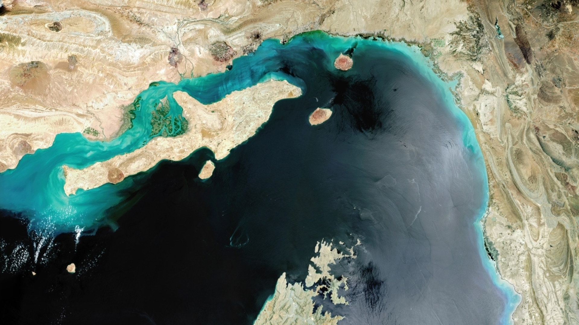Strait of Hormuz in a ‘borderline state of war’ until US-Iran deal is ...