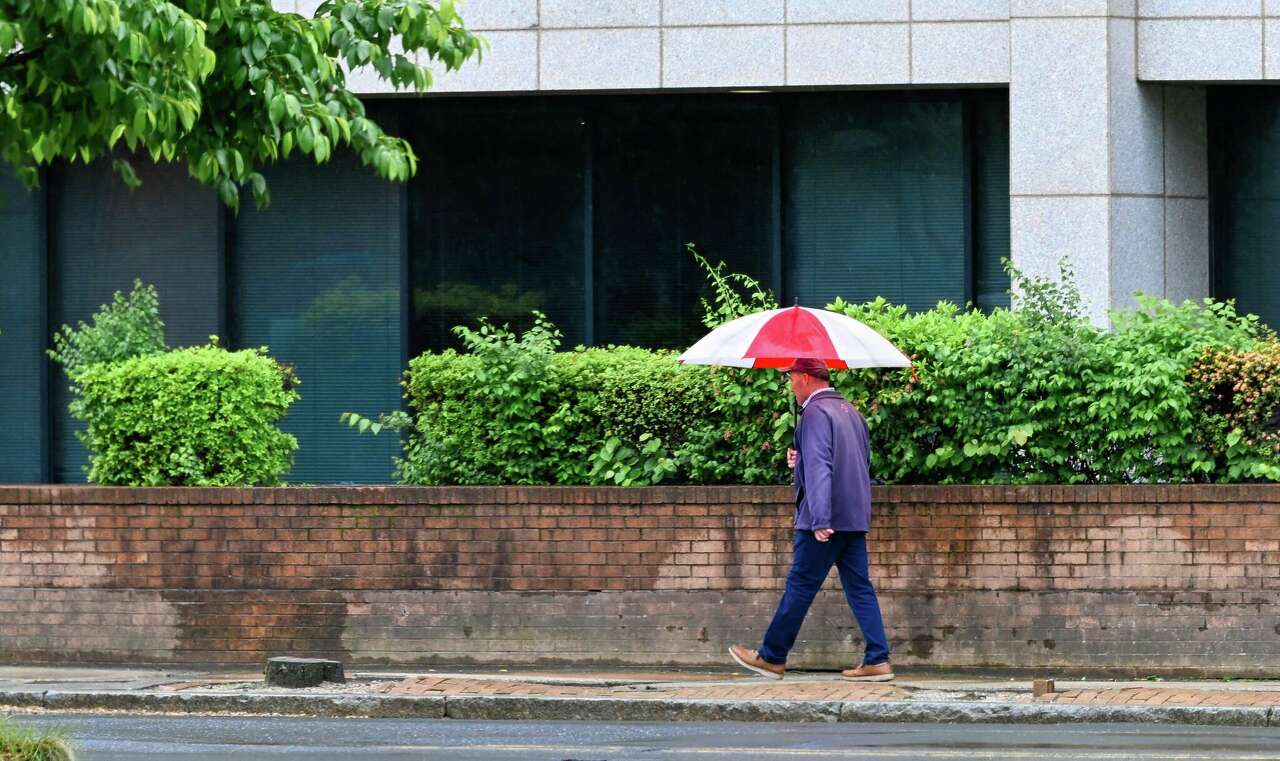 More than 1,500 CT power outages reported amid Friday thunderstorms