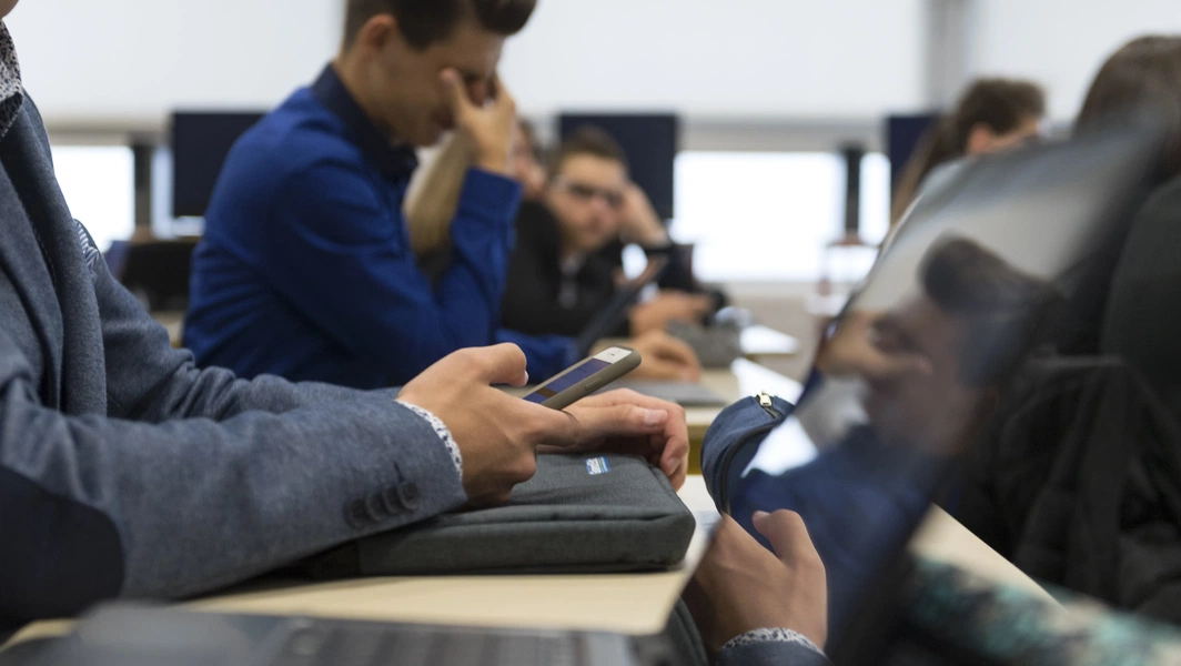 UC Berkeley professor slashes reading load amid literacy concerns