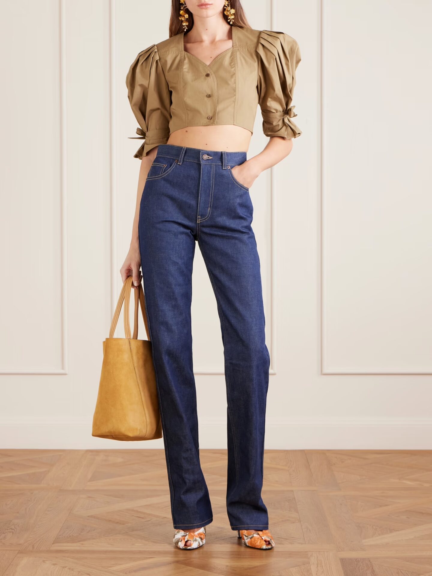 Από πότε το cropped top δεν χρειάζεται κοιλιακούς
