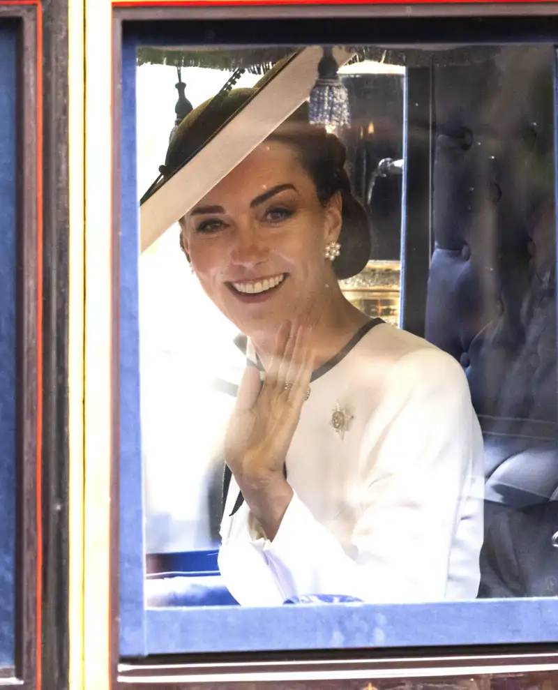 Kate Middleton, pura elegancia en el Trooping the Colour con el vestido ...