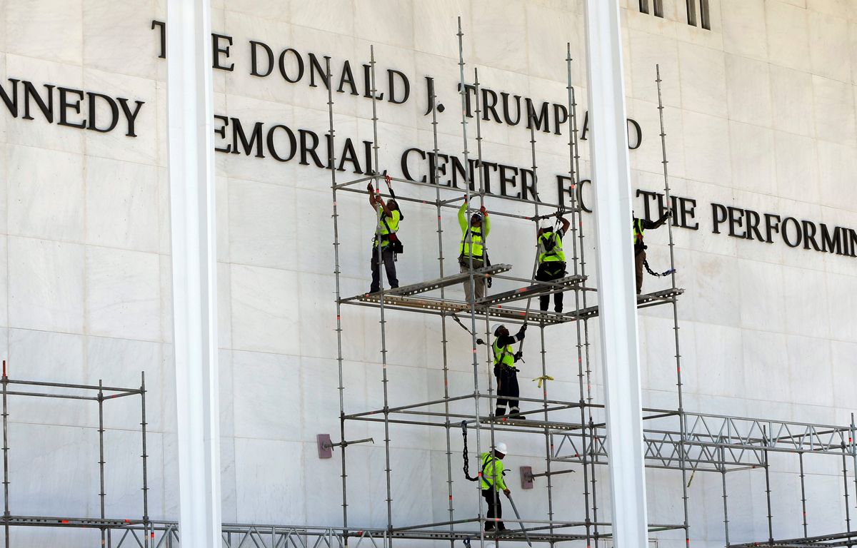 Etats-Unis : Oui, oui, Donald Trump doit bien retirer son nom du ...
