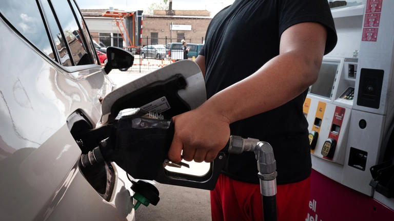 Gas prices fall below $4 a gallon, GasBuddy says