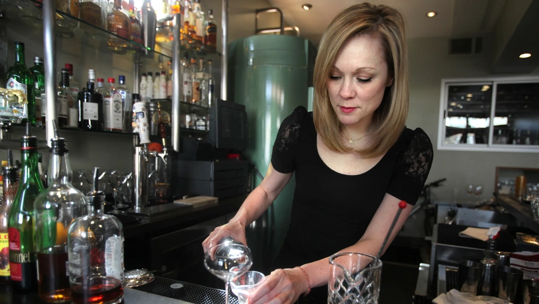 12 drinks bartenders dislike from poor tippers