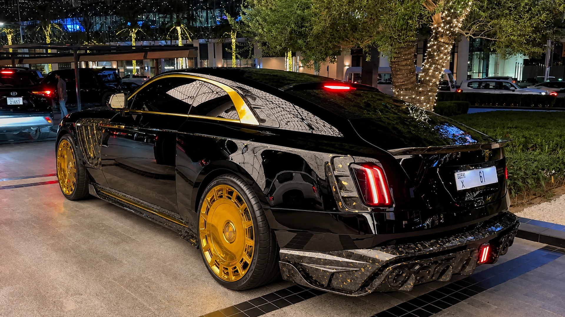 Black and gold billionaire's Rolls-Royce Wraith in Dubai