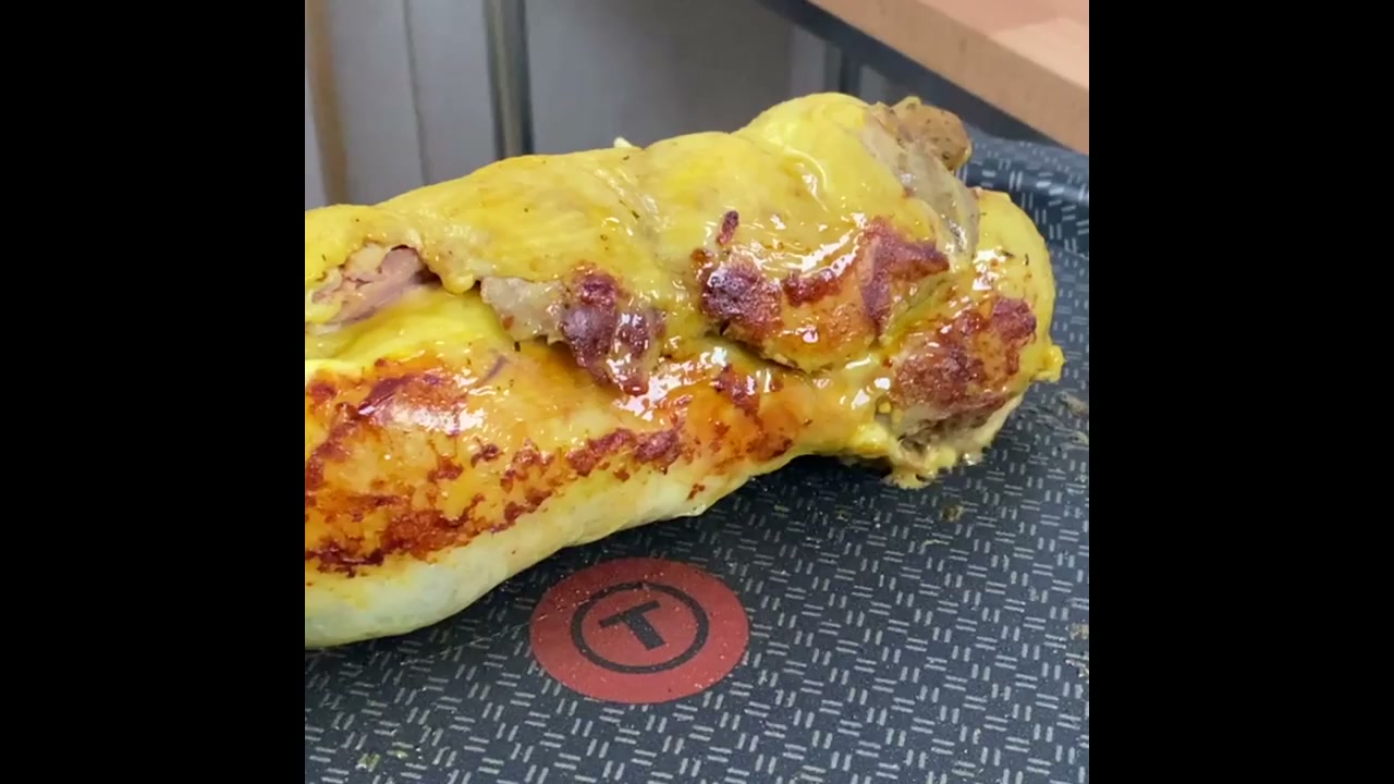 Roulé de poulet jambon-fromage