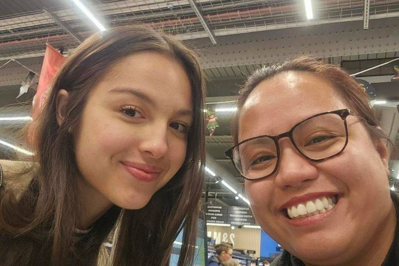 Olivia Rodrigo had the best day walking around Welsh town eating ...
