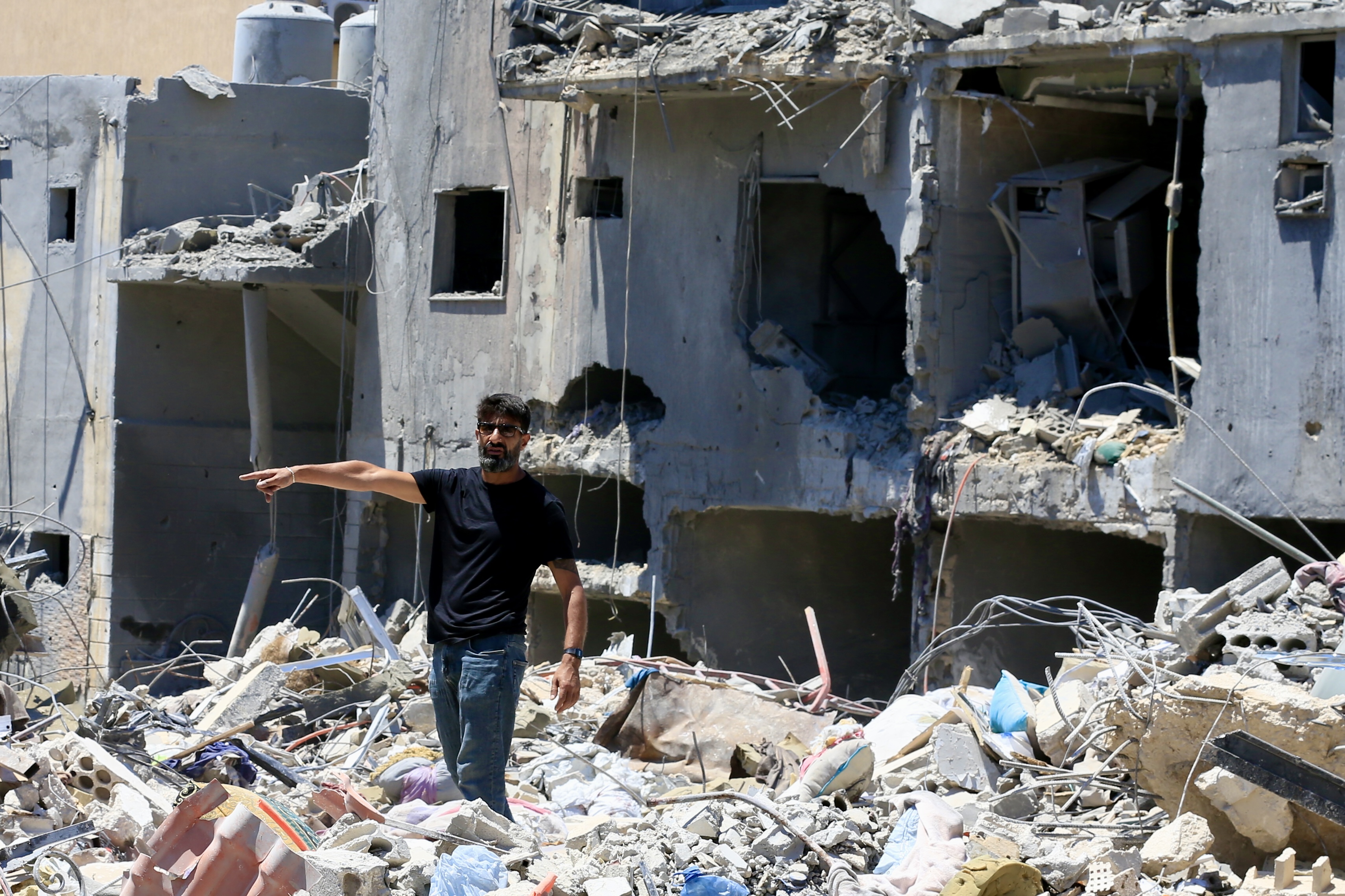 One killed as Israel hits south Lebanon, issues forced displacement orders
