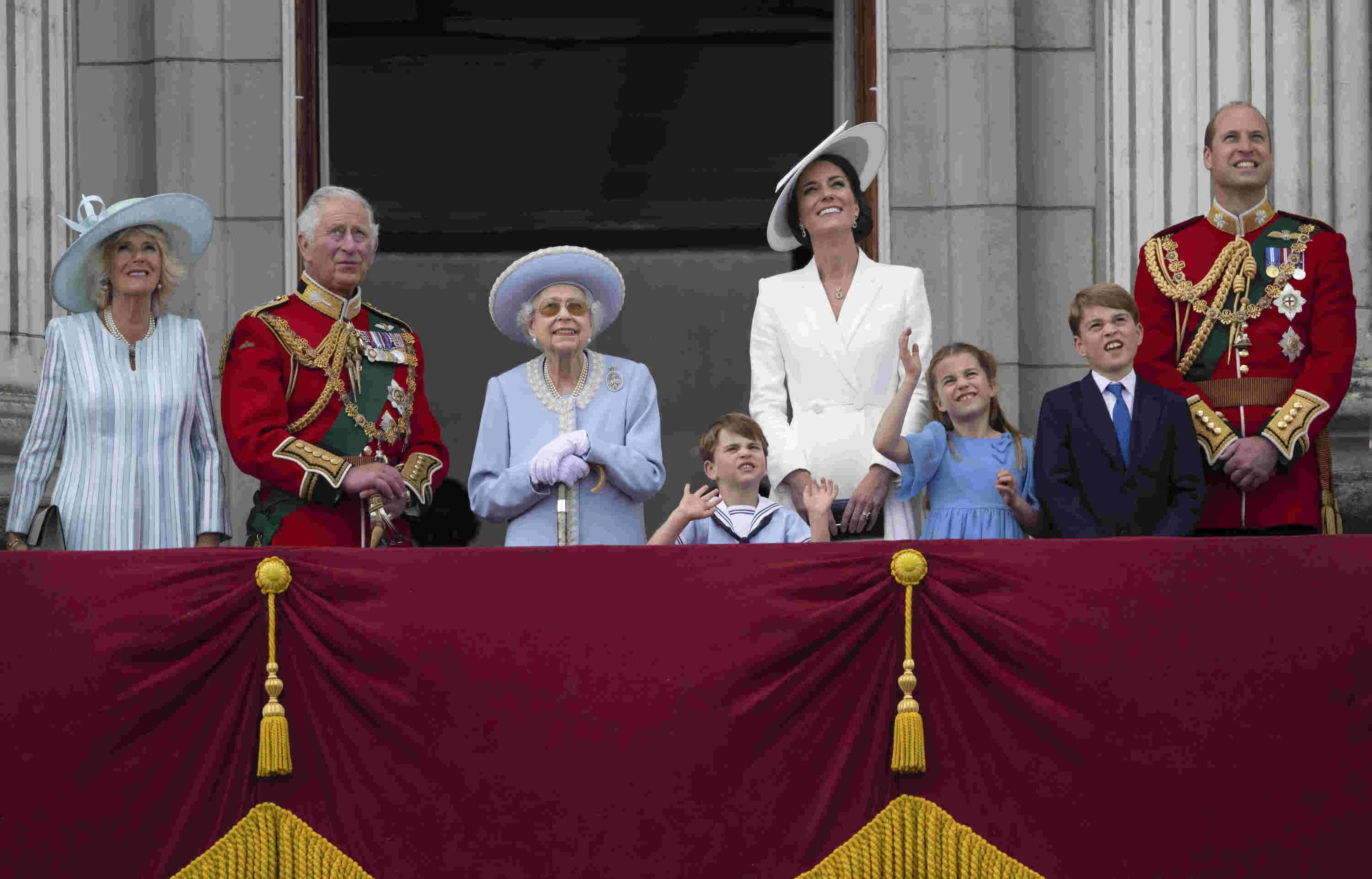 Elizabeth II : à quoi ressemblait sa dernière tenue à Trooping the ...