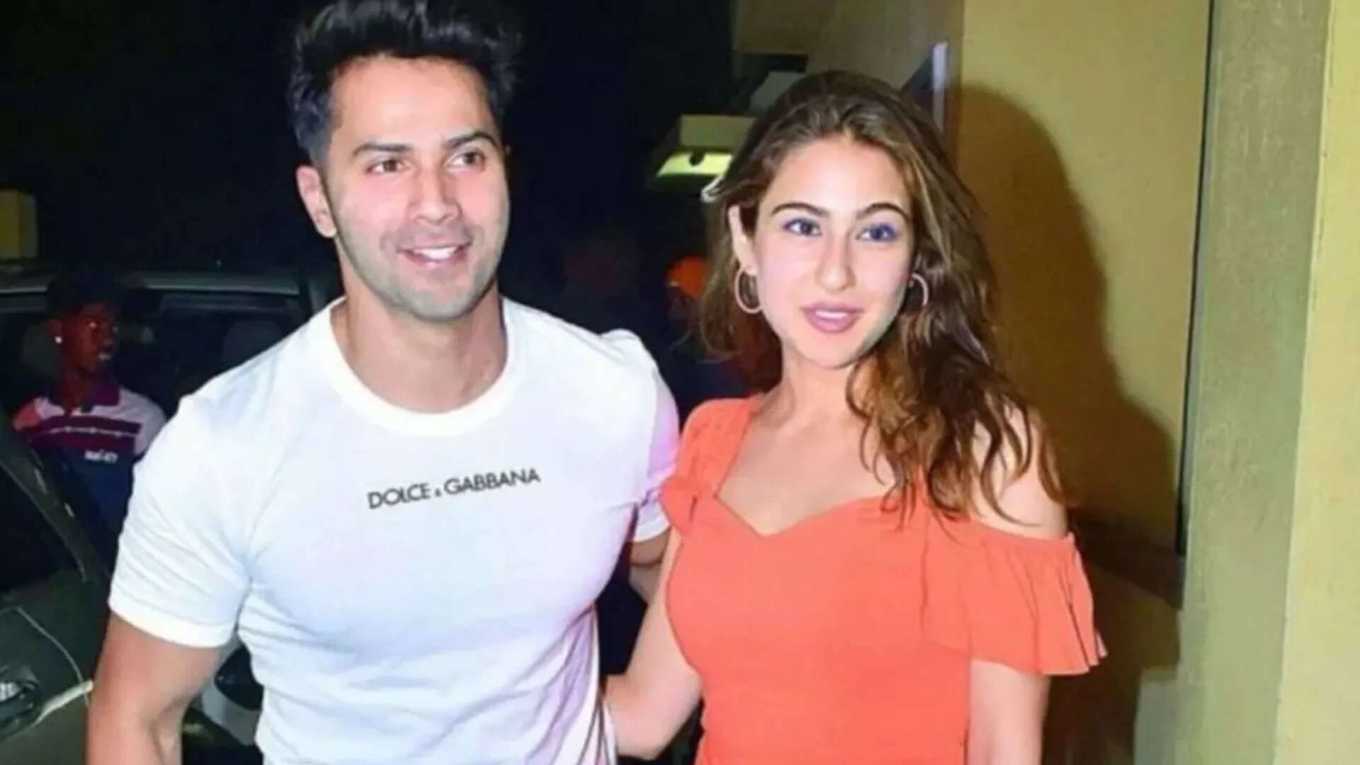 When Varun Dhawan revealed how a 15-year-old Sara Ali Khan followed him ...