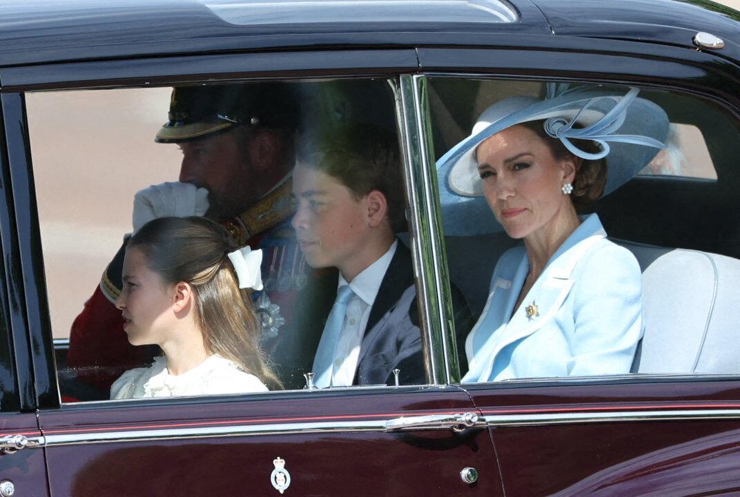 À Trooping the Colour, Kate Middleton mise sur un chignon de côté ...